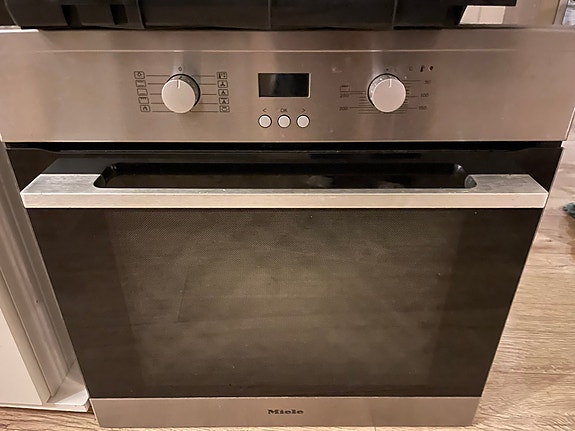Miele Stekeovn med pyrolyse- ny pris! | FINN torget
