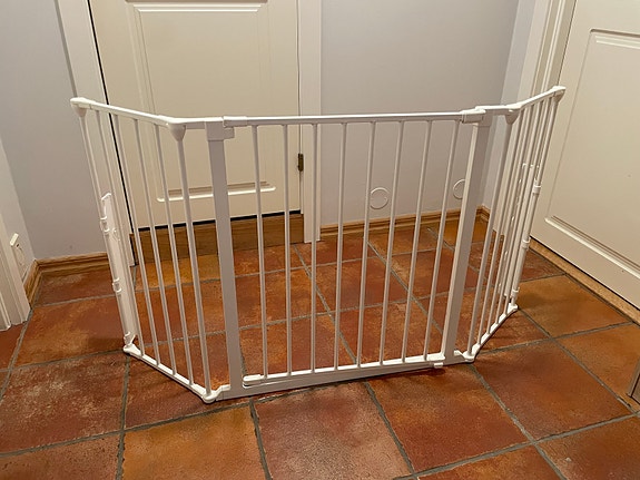 Babydan Flex M hvit babygrind / trappegrind | FINN torget