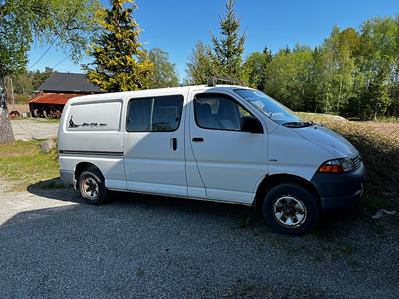 Bruktbil til salgs: Toyota HiAce - 2005 - Hvit - 102 hk - Kasse | FINN.no