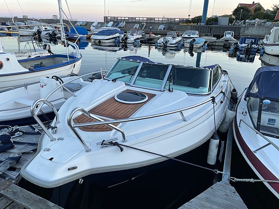 Til salgs: Uttern Uttern D68 DTI, 120 HK Mercruser, kun 370 timer ...