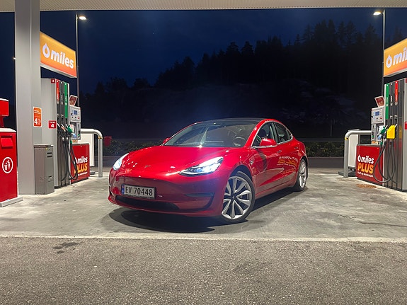 Bruktbil til salgs: Tesla Model 3 - 2019 - Rød - 476 hk - Sedan | FINN.no