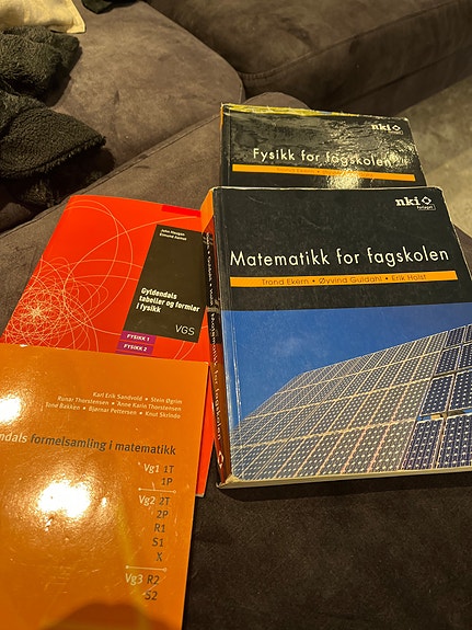 Matematikk og fysikk for fagskolen + formelsamlinger | FINN torget