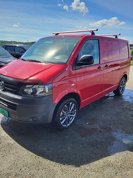 Bruktbil til salgs: Volkswagen Transporter - 2012 - Rød - 140 hk - Kasse | FINN.no