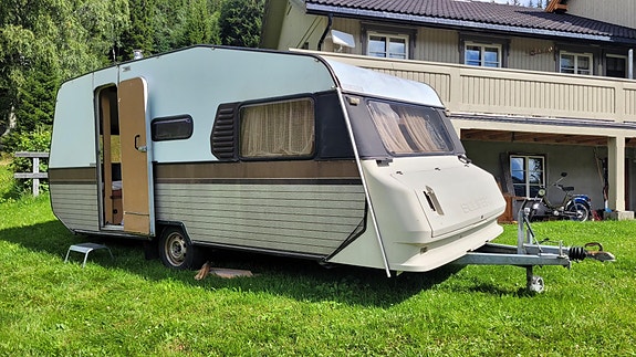 Selge campingvogn: Solifer Artic 500L - 1984 - Soveplasser 5 - Egenvekt ...