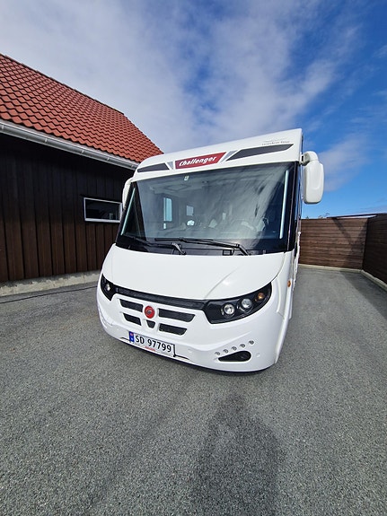 Bobil til salgs: Challenger Challenger 3048XLB GRAPHITE NY PRIS - 2021 - Integrert - 140 hk - 2 ...