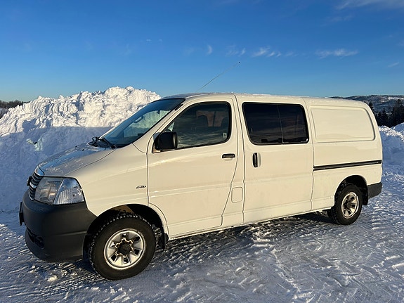 Bruktbil til salgs: Toyota HiAce - 2010 - Hvit - 117 hk - Kasse | FINN.no