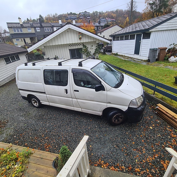 Bruktbil til salgs: Toyota HiAce - 2006 - Hvit - 117 hk - Flerbruksbil ...