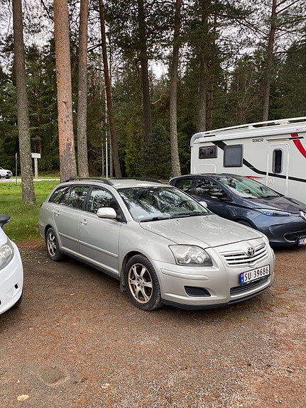 Bruktbil til salgs: Toyota Avensis - 2007 - Sølv - Stasjonsvogn | FINN.no