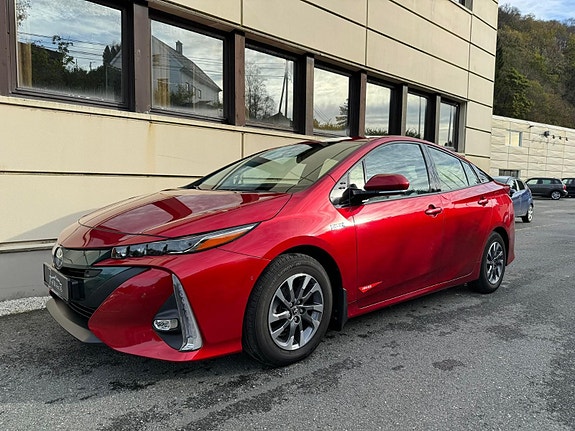 Bruktbil til salgs: Toyota Prius Plug-in Hybrid - 2017 - Rød - 201 hk ...