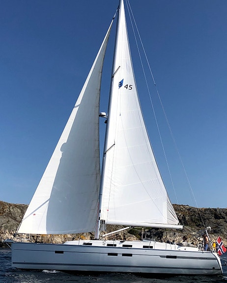 Meget pen og romslig Bavaria 45 Cruiser leies ut - 2013 | FINN.no