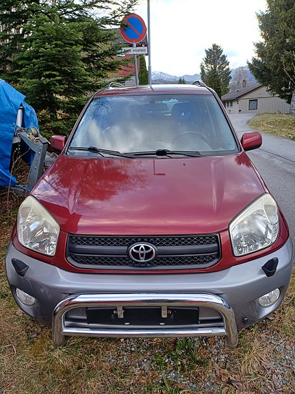 Bruktbil til salgs: Toyota RAV4 - 2004 - Rød - 150 hk - SUVOffroad ...