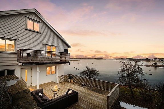 Stavern sentrum, 80 m2 lys og fin leilighet med 2 soverom og 50m2 ...