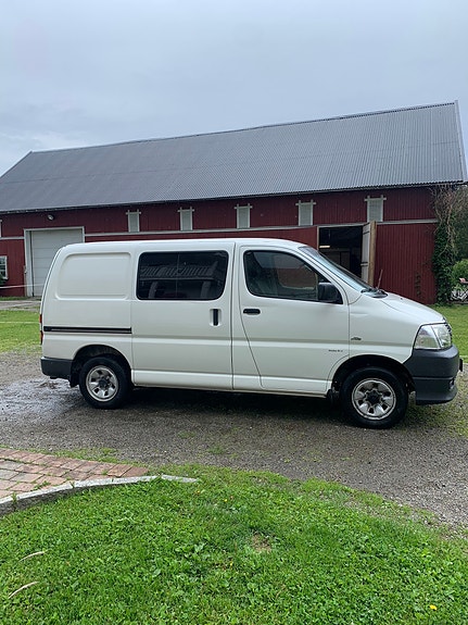 Bruktbil til salgs: Toyota HiAce - 2011 - Hvit - 117 hk - Kasse | FINN.no
