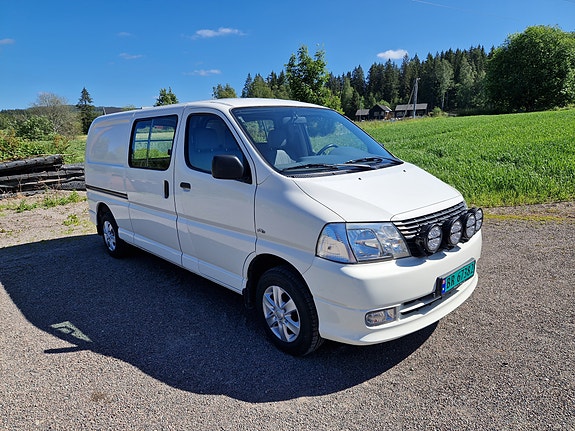Bruktbil til salgs: Toyota HiAce - 2008 - Hvit - 117 hk - Kasse | FINN.no