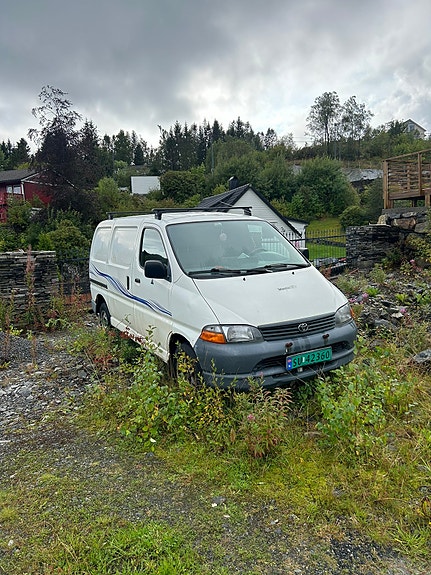 Bruktbil til salgs: Toyota HiAce - 2007 - Hvit - 88 hk - Kasse | FINN.no