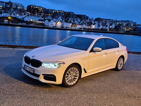 Bruktbil til salgs: BMW 5-serie - 2017 - Hvit - 252 hk - Sedan | FINN.no