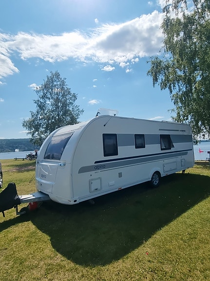 Campingvogn til salgs: Adria 663 UK - 2013 - Soveplasser 7 - Egenvekt 1 734 kg | FINN.no