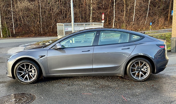 Bruktbil til salgs: Tesla Model 3 - 2021 - Grå - 498 hk - Sedan | FINN.no