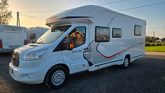 Bobil til salgs: Challenger Genesis 388 EB, Kjede, AC, Queenbed, Senkeseng, Sykkelstativ, DAB ...