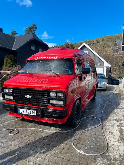 Bruktbil til salgs: Chevrolet Van - 1992 - Rød - Kasse | FINN.no