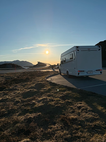 Bobil leies ut: Weinsberg CaraSuite 700 ME Scandic - 2022 - Delintegrert - 140 hk - 2,3 l | FINN.no