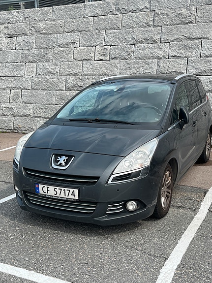 Bruktbil til salgs: Peugeot 5008 - 2010 - Grå - 109 hk - Kasse | FINN.no
