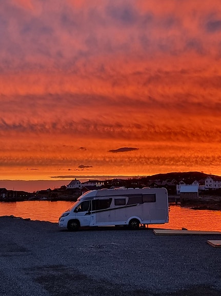 Bobil til salgs: Carado T_449 - 2018 - Delintegrert - 130 hk - 2 300 l | FINN.no