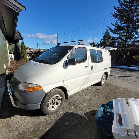 Bruktbil til salgs: Toyota HiAce - 2001 - Hvit - 90 hk - Kasse | FINN.no