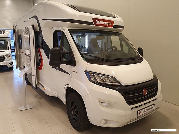 Bobil til salgs: Challenger 357 Premium, med enkelsenger og stort bad på bakveggen Kan leveres i ...