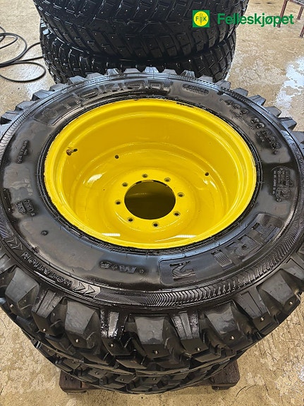 Til salgs: John Deere Hjul par: Nokian TRI 2 40080R28 GKN Gul | FINN.no