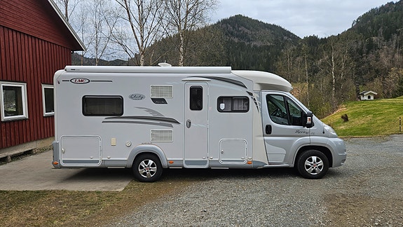 Bobil til salgs: LMC T660 Liberty Cruiser Spring 663 Artic - 2013 - Delintegrert - 131 hk - 2,3 ...