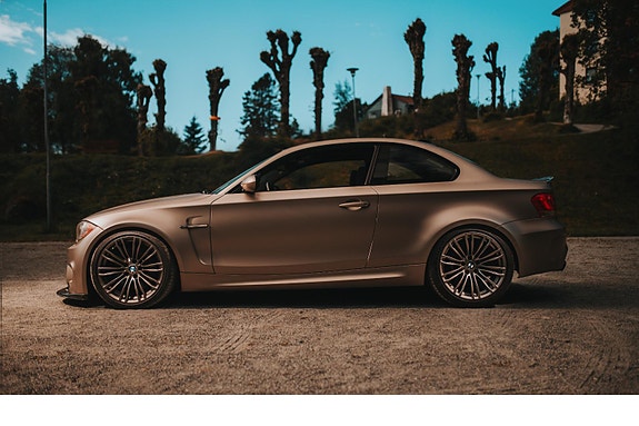 Bruktbil til salgs: BMW 1-serie - 2009 - Grå - 306 hk - Coupe | FINN.no