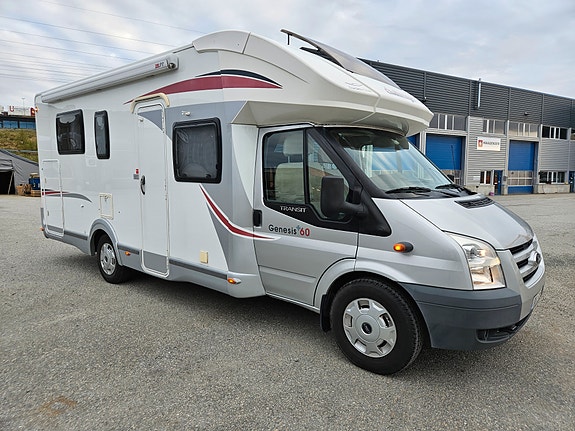 Bobil til salgs: Challenger Genesis 60. Midtstilt dobbeltseng og senkeseng - 2011 - Delintegrert ...