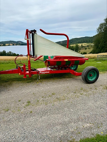 Til salgs: Kverneland UN 7335 Rundballepakker | FINN.no