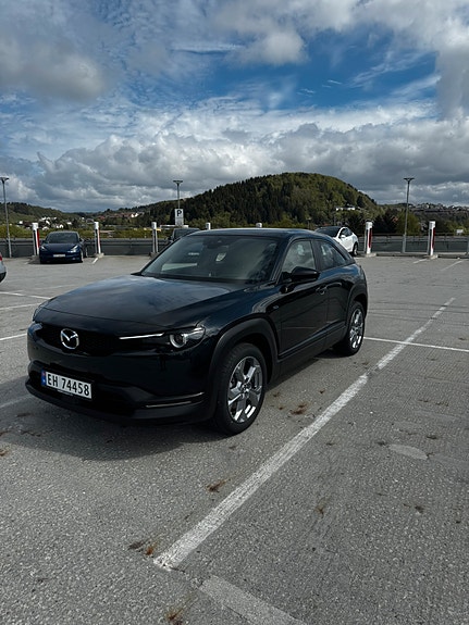 Bruktbil til salgs: Mazda MX-30 - 2024 - Svart - 145 hk - SUVOffroad | FINN.no