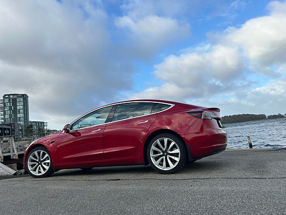 Bruktbil til salgs: Tesla Model 3 - 2019 - Rød - 476 hk - Sedan | FINN.no