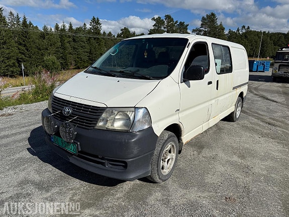 Auksjon: Toyota HiAce - 2008 - Hvit - 117 hk - Kombi 5-dørs | FINN.no